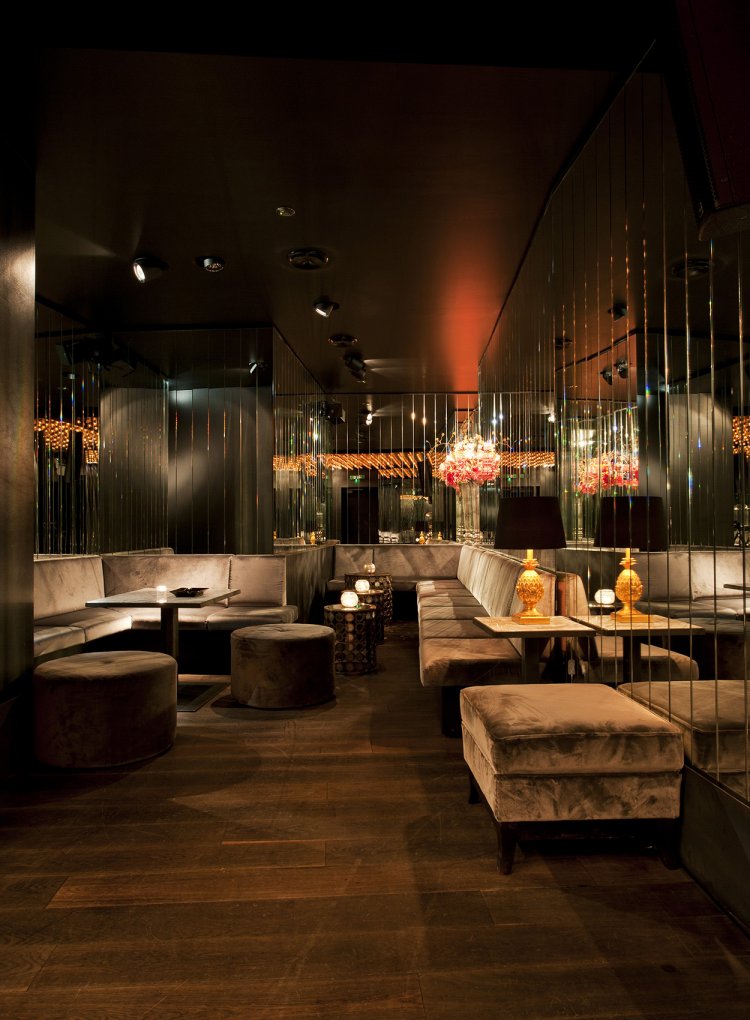 Dean Bar and Club / Batek Architekten